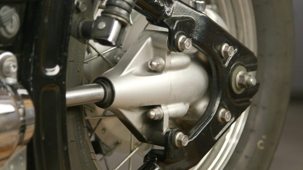 ¿Qué tipos de transmisión existen para motos y en qué se diferencian?